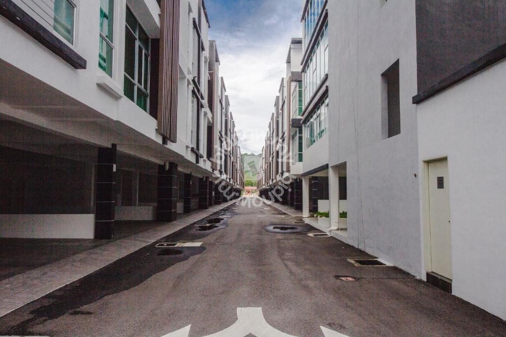 The Maven, Jalan Sungai Pinang, 11000 Balik Pulau, Penang