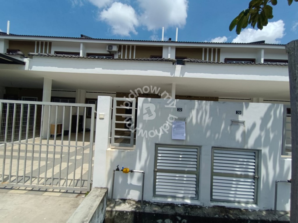 Jalan Putera Indah 12/21, Taman Putera Indah, Tongkang Pechah, 83010 Batu Pahat, Johor