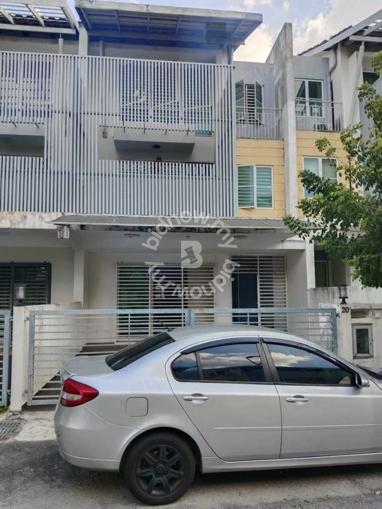 FOR SALE 3 STOREY LINK NADAYU 92, KAJANG